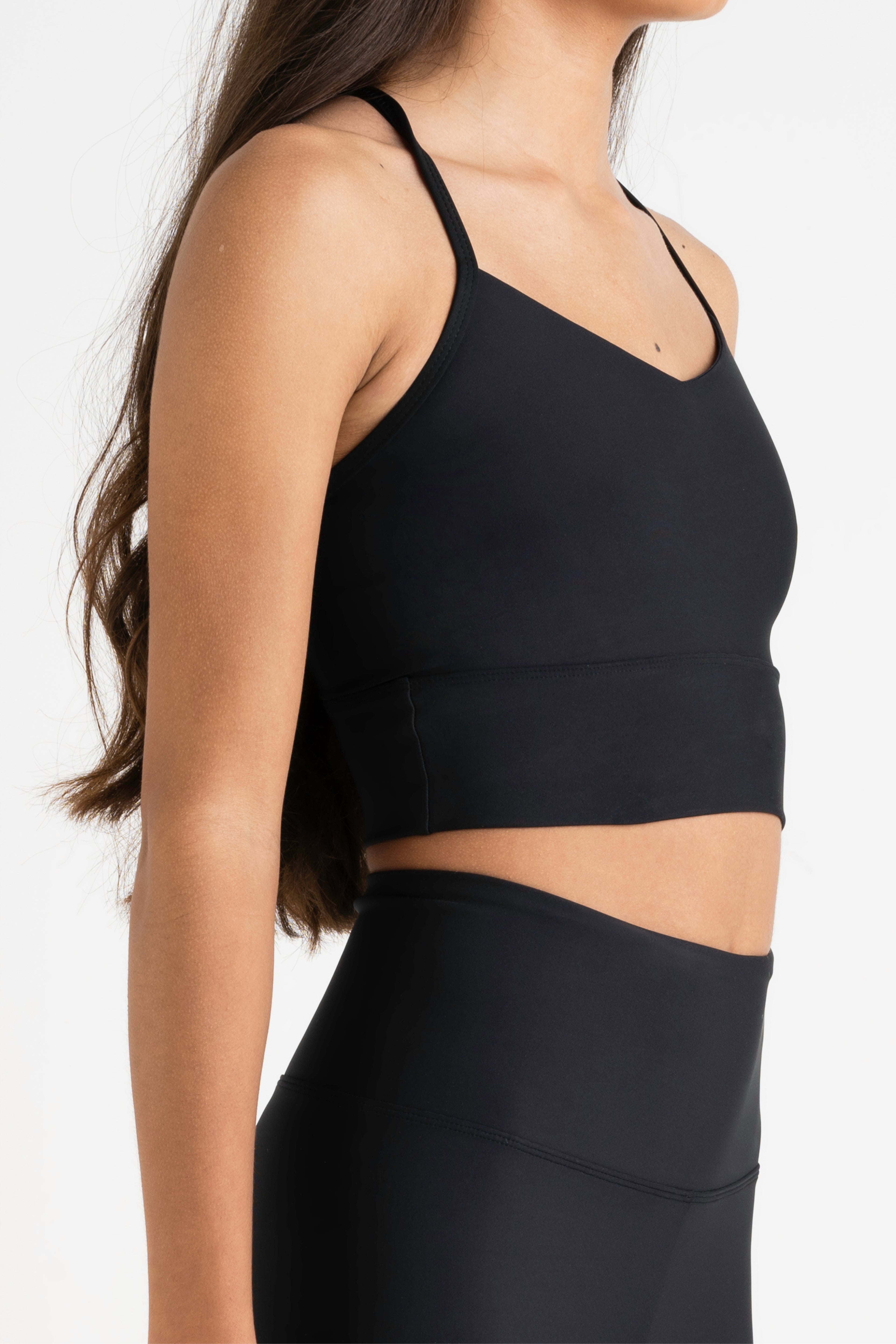 Long Line Cropped Singlet | Black | Every Turn